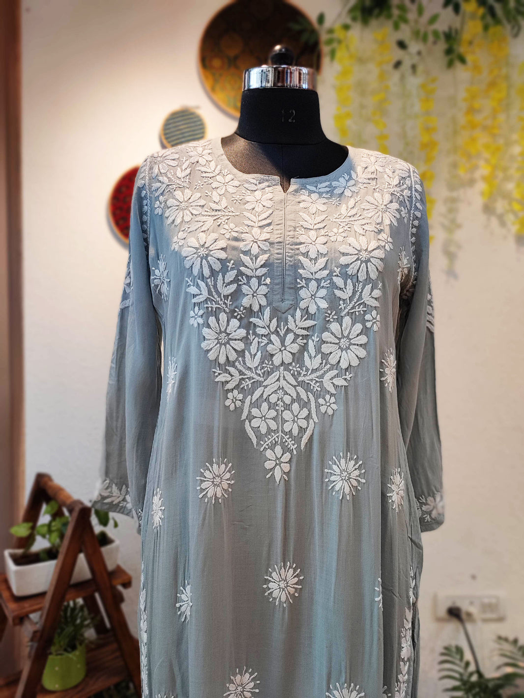 Best Lucknowi Kurtas for Women – Elegant Chikankari Styles | Shop Now ...